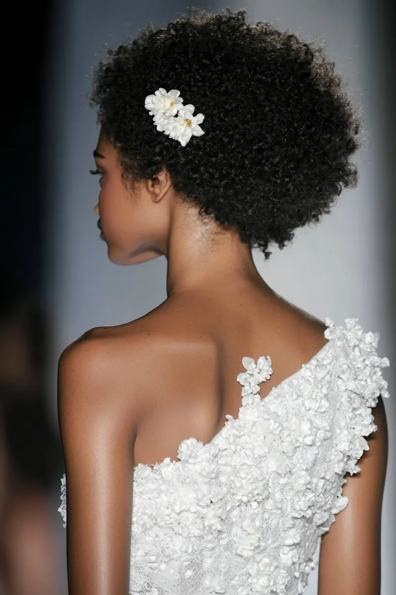 13 Perfect Hairstyles To Complement Your One-Shoulder Dress – NeedleStar